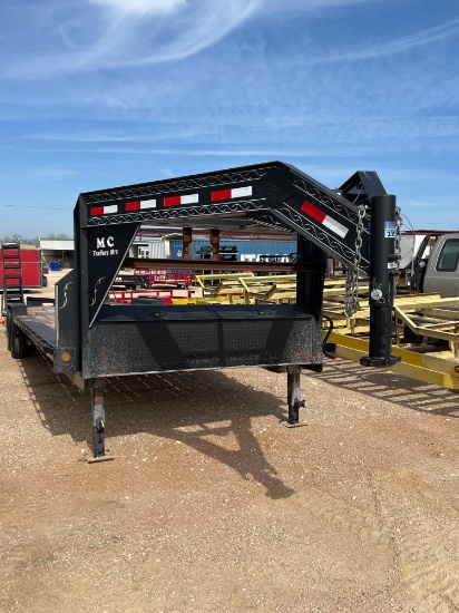 2015 MC 30' Gooseneck Equipment Trailer with Stand-Up Ramps 83" Between ...