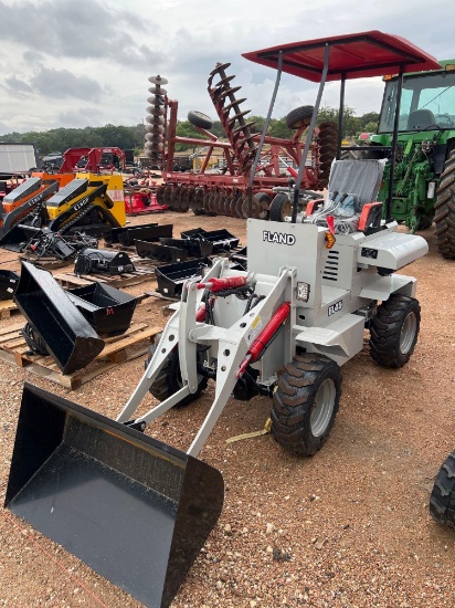 Fland FL45 Mini Wheel Loader - Gas Powered | Online Auctions | Proxibid