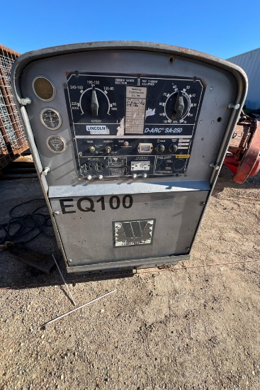 Lincoln SA 250 Diesel Welder 3300 Hours Showing Has 115/230 Volt AC ...