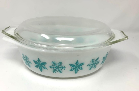 Pyrex Turquoise Snowflake on White 043 Oval Casserole w/ Clear Lid ...