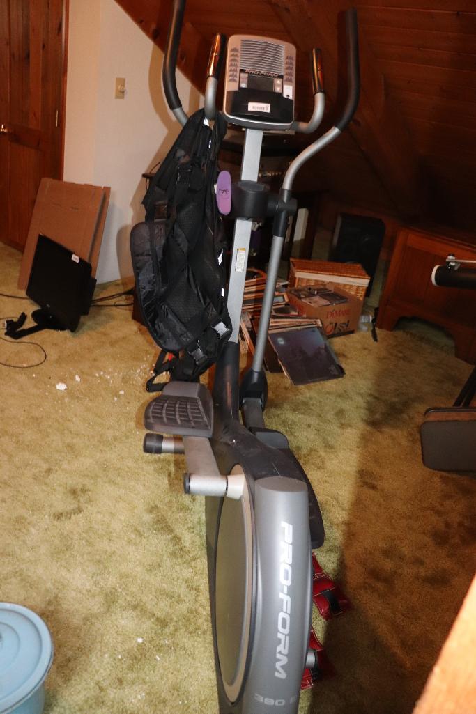 Pro-Form Elliptical With Speakers and Aux | Proxibid