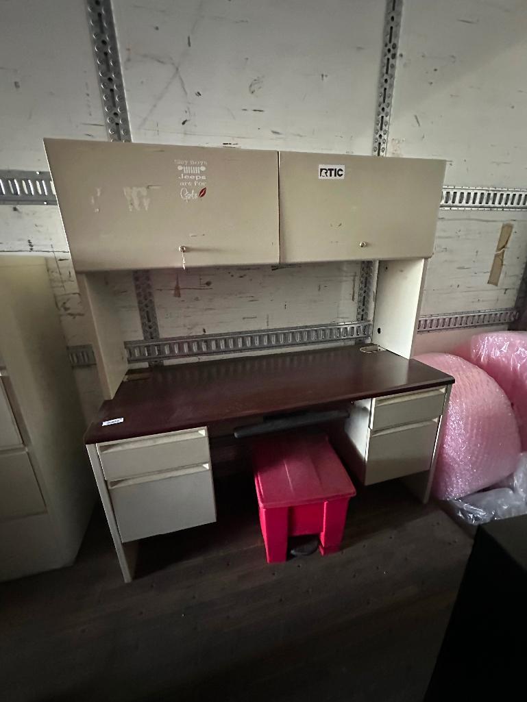 5ft. Office Desk with Flip Up Top | Proxibid