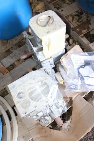 (2) Briggs and Stratton New Short Blocks | Online Auctions | Proxibid