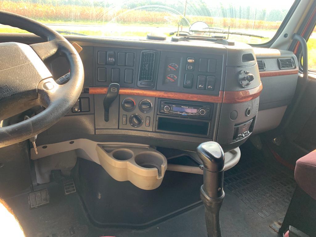 2007 Volvo 780 Interior