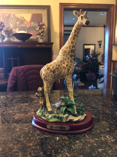 Giraffe Figurine - Classic Wildlife Collection | Art, Antiques ...