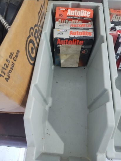 Spark plugs with container | Online Auctions | Proxibid