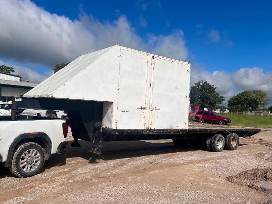 30' Flatbed Gooseneck tandem dual axles . Large storage box on the ...