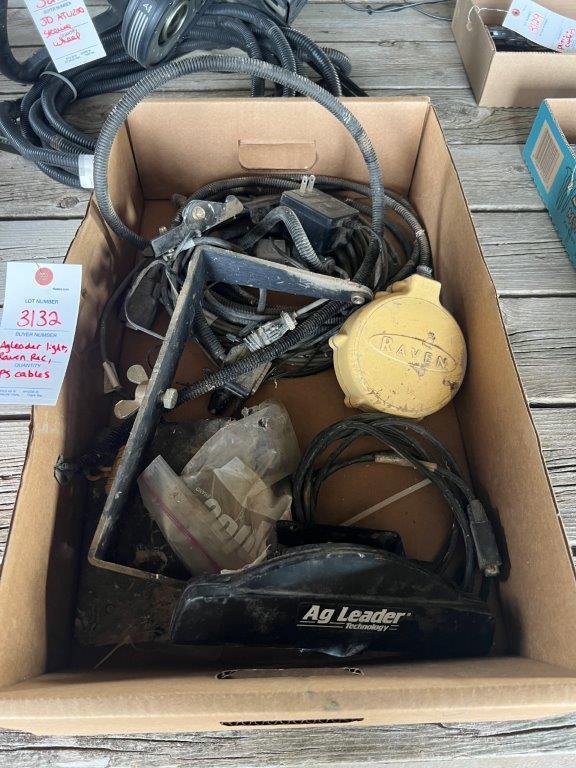 Box w/ Ag Leader light bar, Raven receiver, GPS | Proxibid