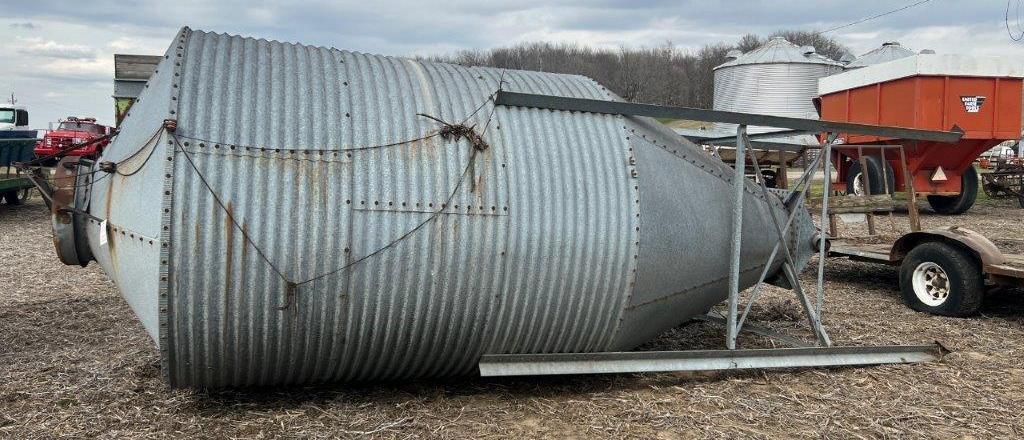 3 ring galvanized bulk bin w/auger boot | Proxibid