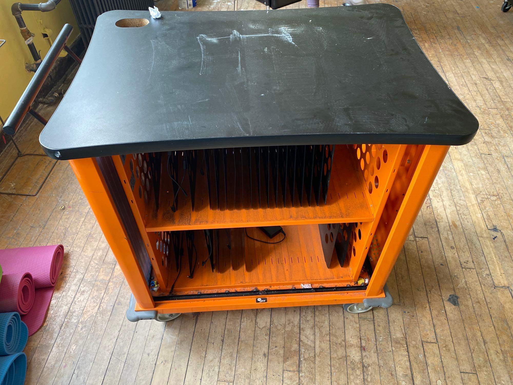 Mobi Lab Rolling Laptop Cart | Proxibid