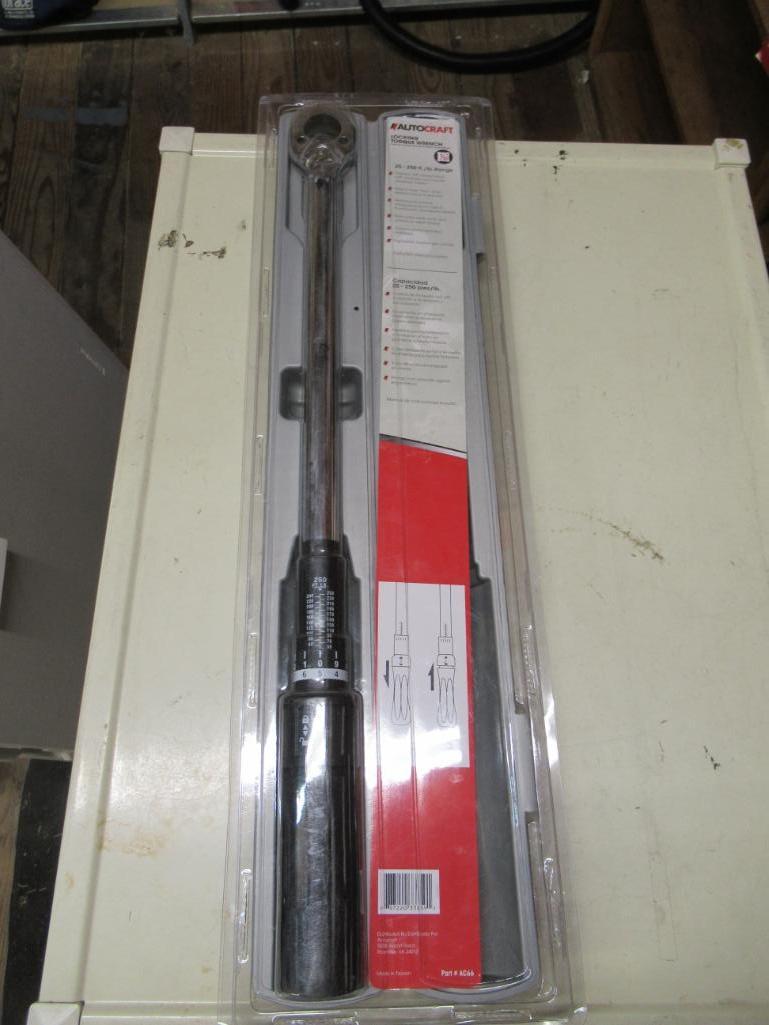 New Locking Torque Wrench 1/2" Drive 25-250ft/lb | Proxibid