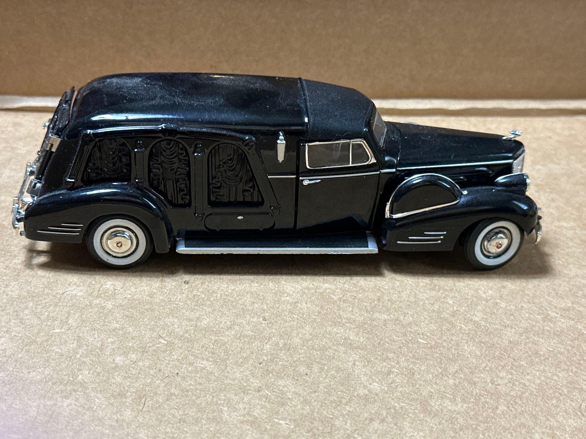 Diecast 1938 Cadillac Hearse with Toy Coffin | Proxibid