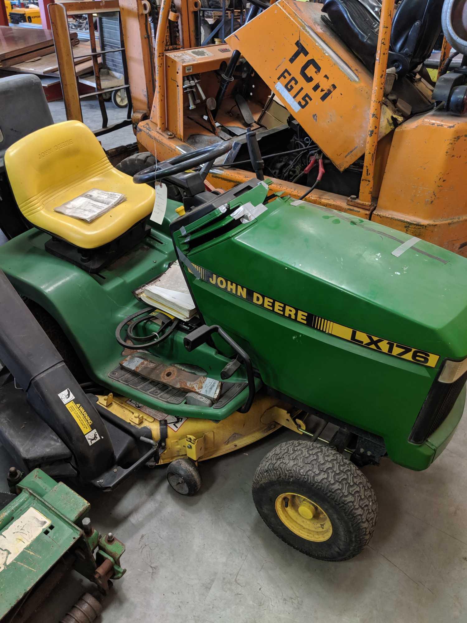 John Deere LX176 Riding Mower w/ Power Flow | Proxibid