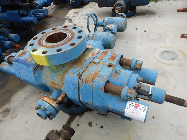 CAMERON U 10K# SGL BOP W/ (2) GATE VALVES (10951) | Proxibid