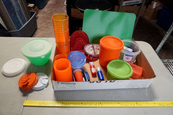 Tupperware Containers, Oven Mitts & Chip Clips | Online Auctions | Proxibid