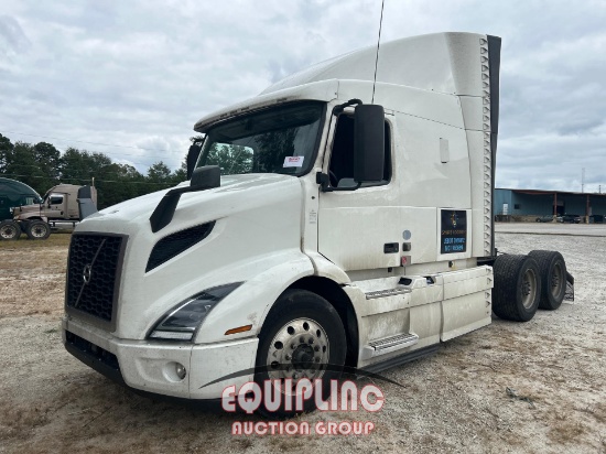 2019 VOLVO VNR TANDEM AXLE MID ROOF TRUCK | Commercial Trucks Truck ...