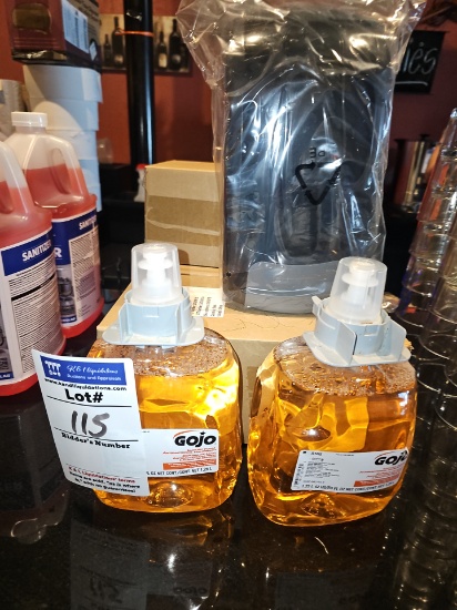 Soap dispenser with 2 Gojo soaps | Online Auctions | Proxibid