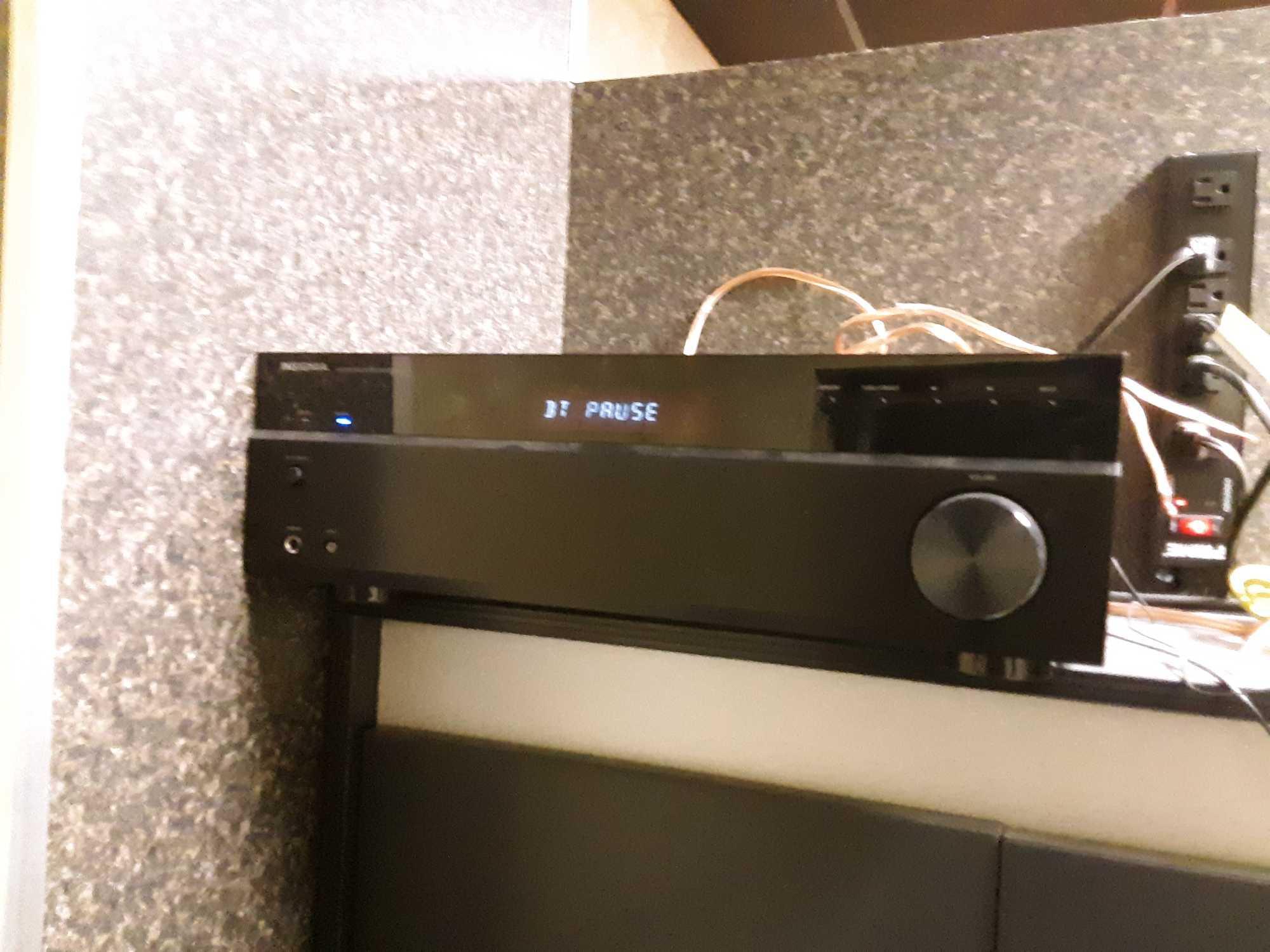 Insignia sound system | Proxibid