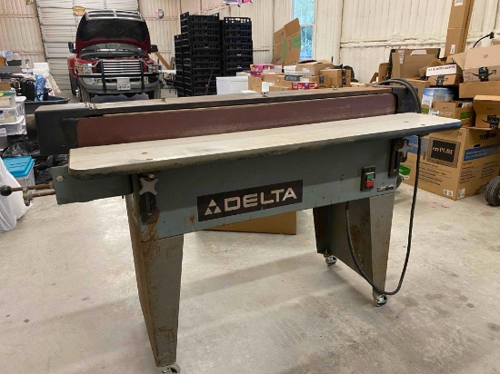 Delta 31-380 edge sander, 48? x 4?. 1 1/2 hp. Single phase.......Runs ...