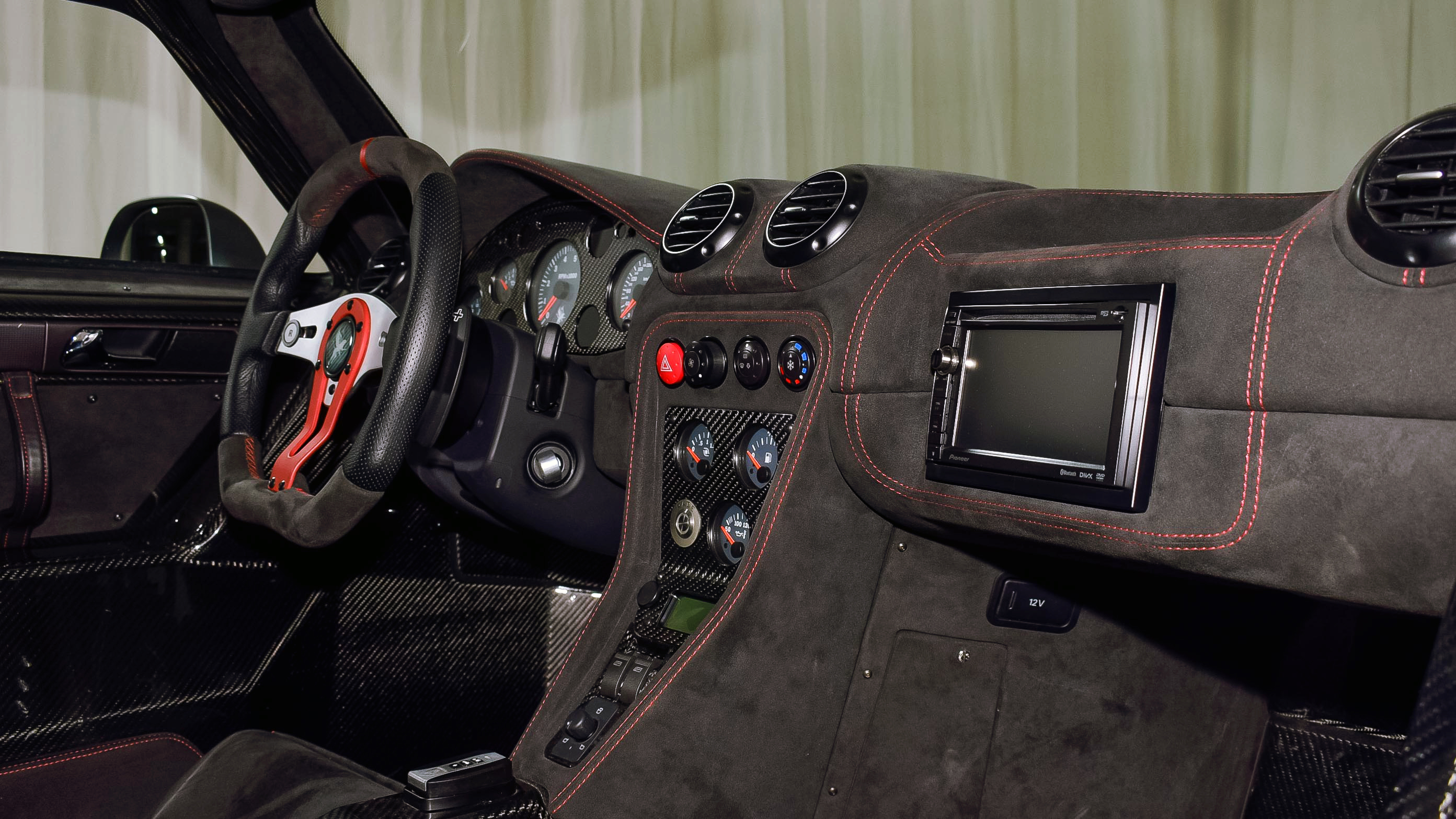 Gumpert Apollo Sport Interior