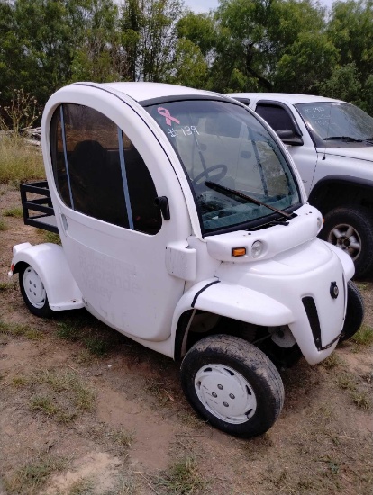 GEM E2 Electric Utility Truck | Cars & Vehicles Utility Vehicles Gators ...