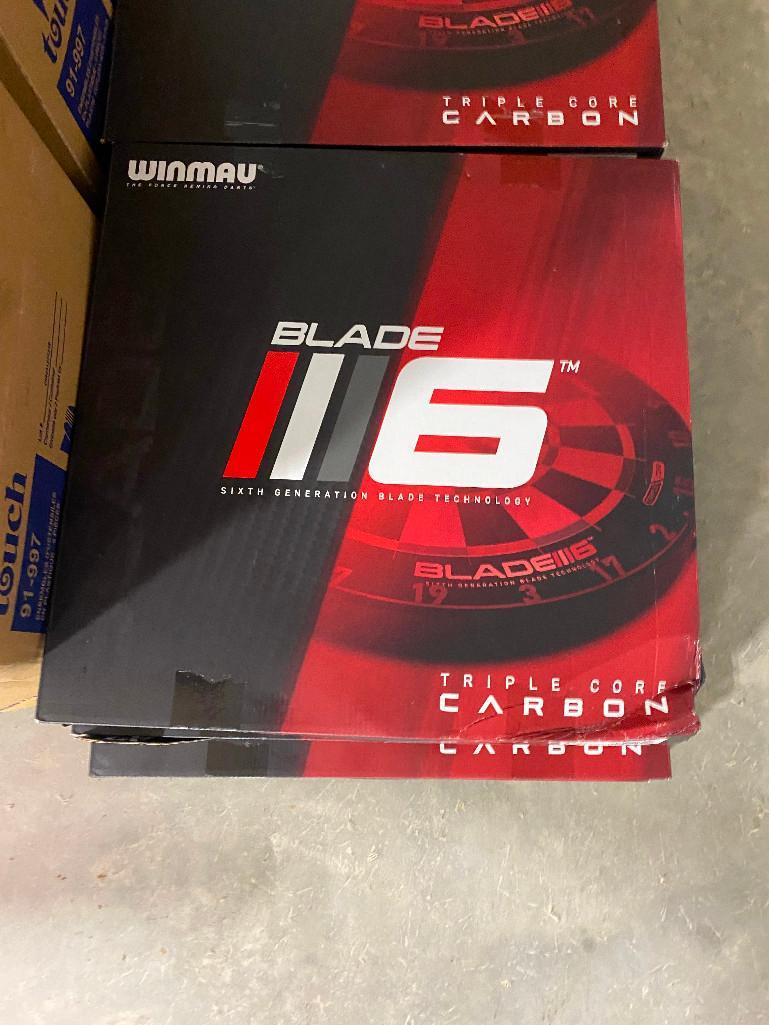 TRIPLE-CORE CARBON DART BOARD | Proxibid