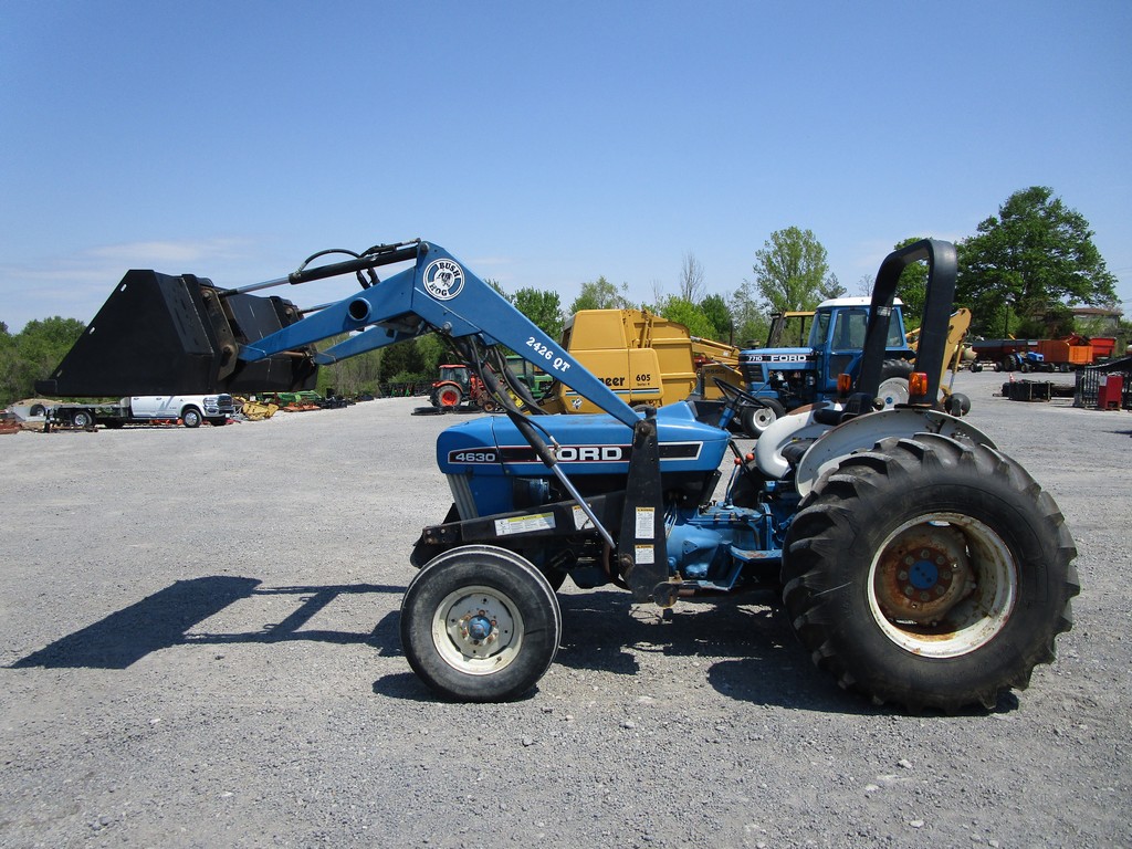 Ford Tractor With Bucket