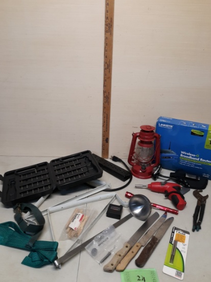 Misc. Lot, knives, Broadband Router, etc. | Online Auctions | Proxibid