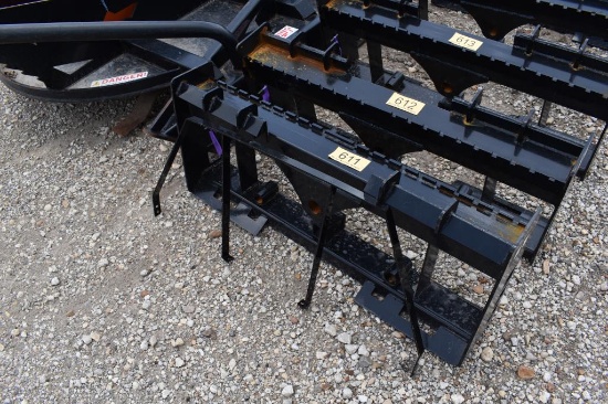 SKID STEER FORK AND BALE SPEAR PLATE | Heavy Construction Equipment ...