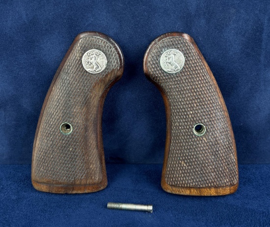 Colt Shooting Master .38 Revolver Pistol Grips | Online Auctions | Proxibid