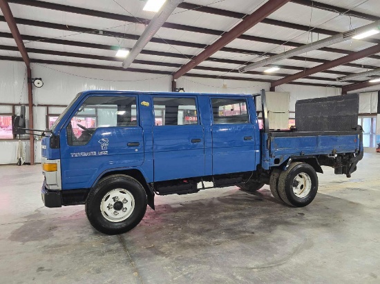 1994 Toyota Dyna G25 Tri-Cab w/ Lift Gate | Commercial Trucks Service ...