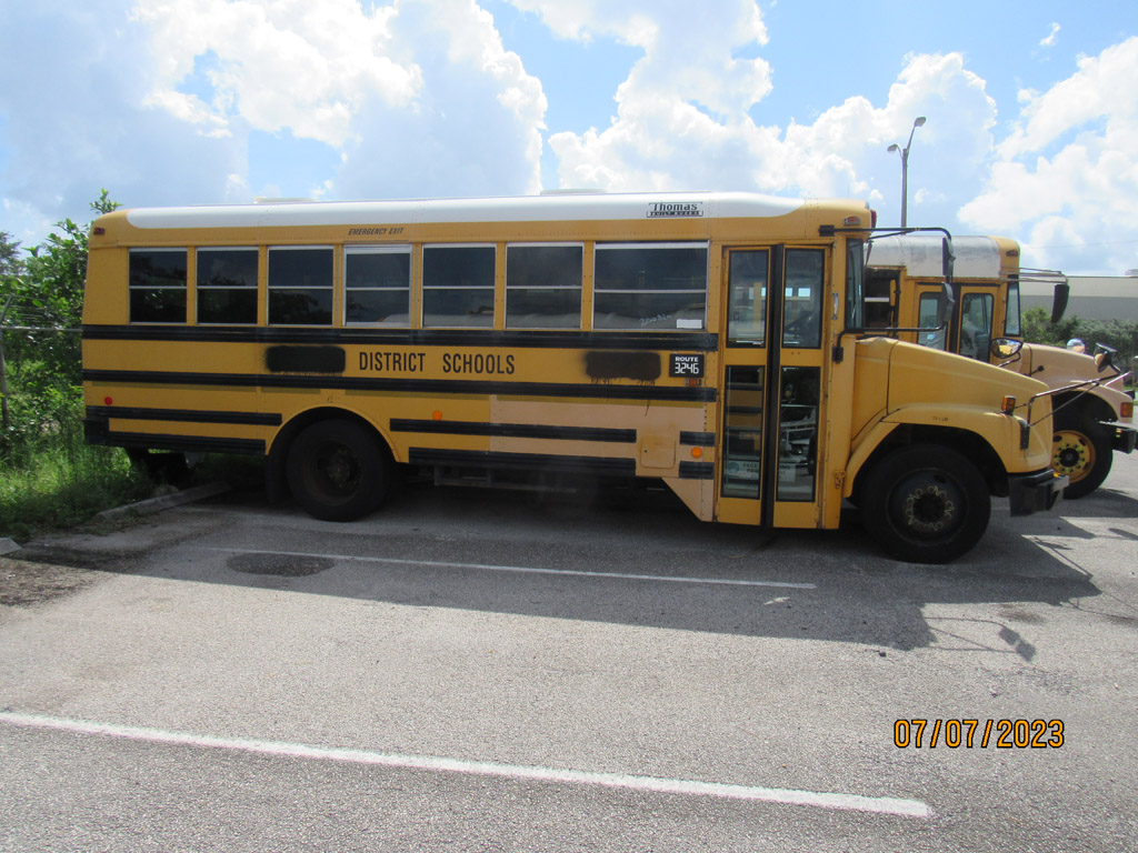 2001 Thomas Freightliner School Bus