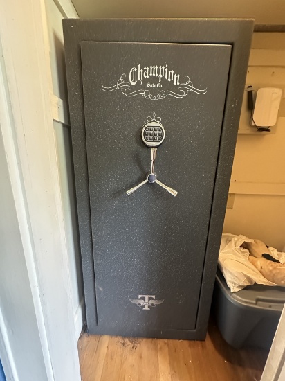 Champion Safe Co. Model T | Online Auctions | Proxibid