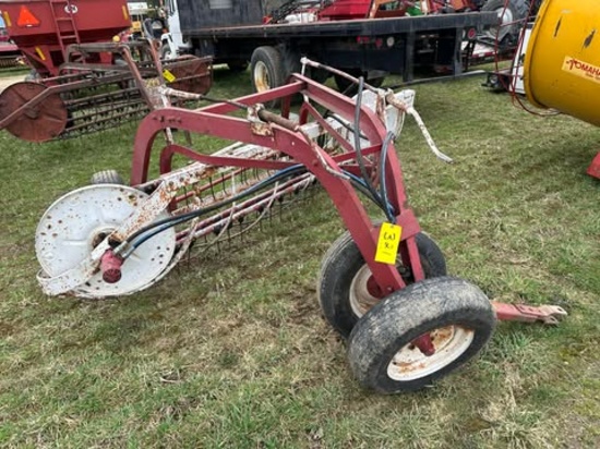 International Parallel Bar Hay Rake | Online Auctions | Proxibid