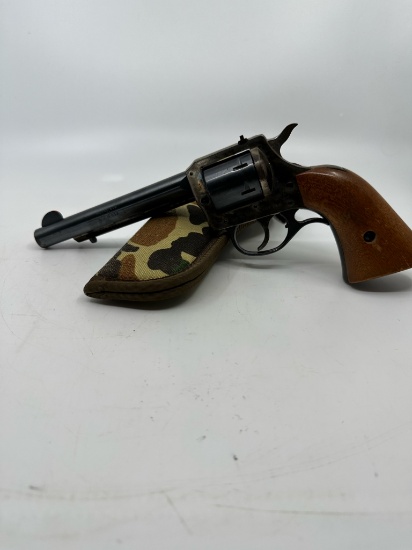 H&R .22 Call 6 Round Revolver Model 676 | Guns & Military Artifacts ...