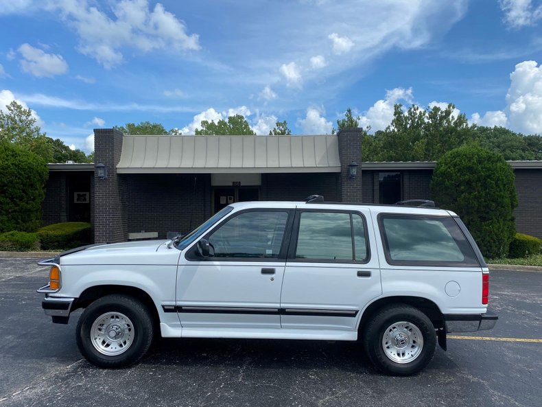 1993 Ford Explorer White