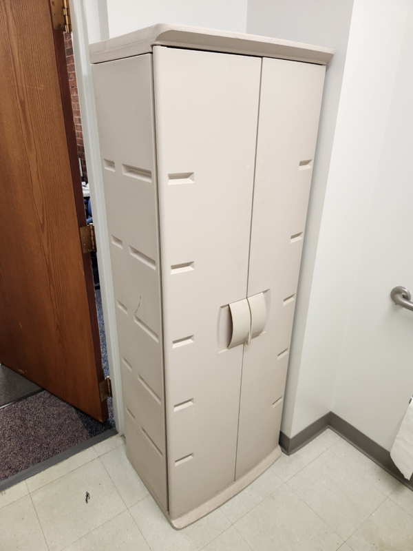 Rubbermaid Full Double Door Cabinet Rubbermaid 7083 Plastic Storage