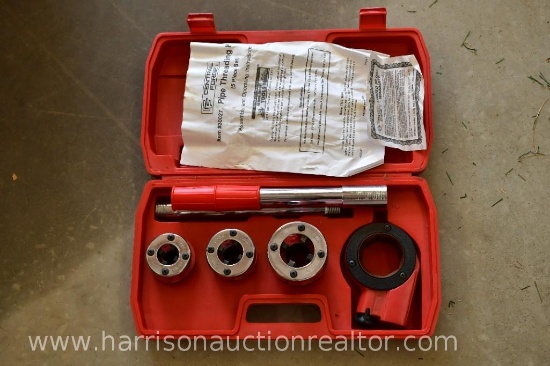 Central Ford pipe threading kit 5 piece set | Estate & Personal ...