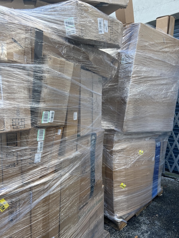 SAMPLE PICTURES OF PALLETS AND WHAT THEY HAVE | Proxibid