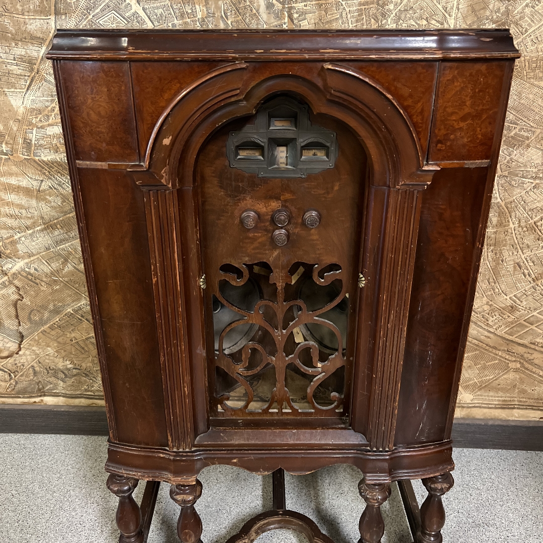 Antique Console Radio Zenith