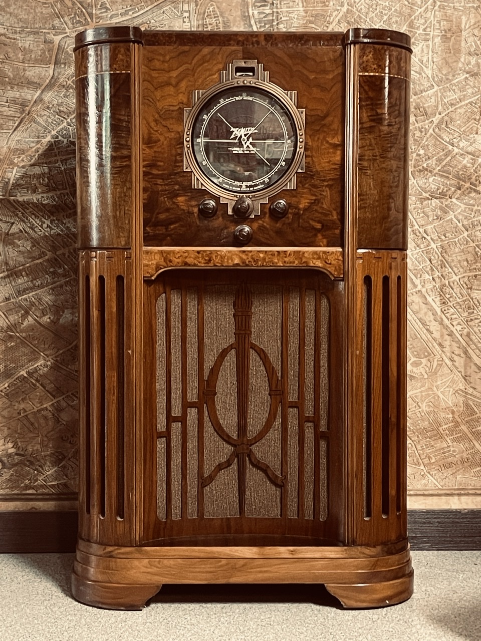 Antique Zenith Radio Console