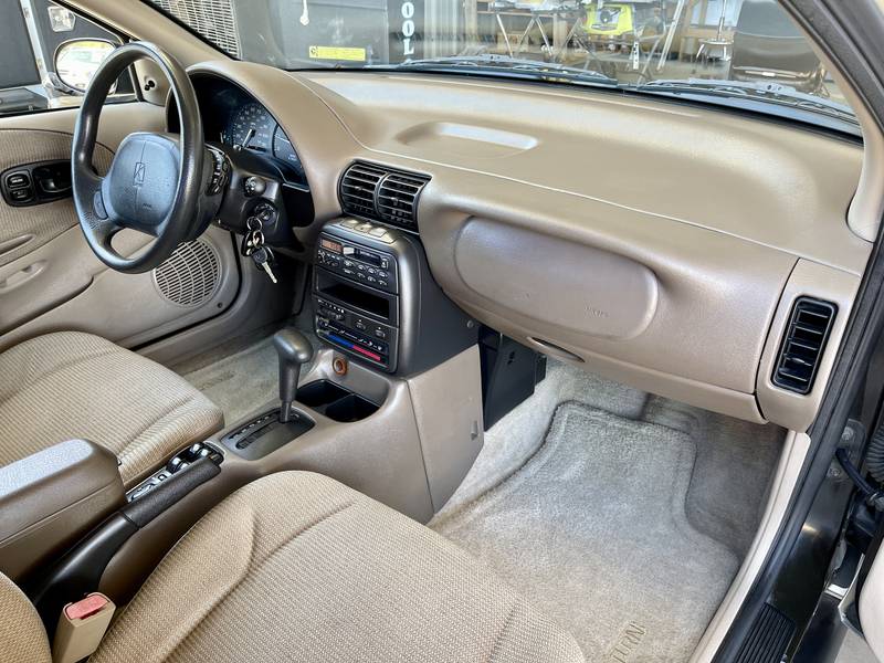 1999 Saturn Interior