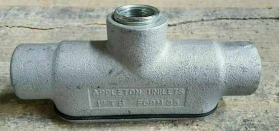 Appleton Electric Unilets Body Conduit 1" TB Form 35 | Online Auctions ...