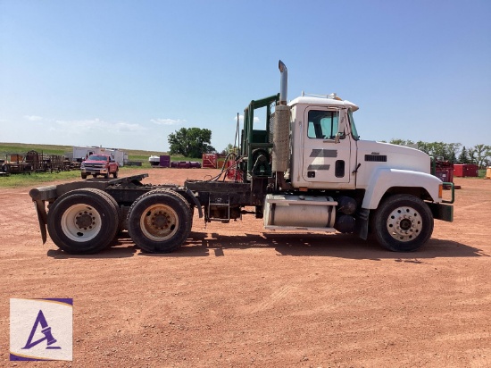 2000 Mack CH613 Winch Truck - Winch - Headache Rack - Sliding 5th Wheel ...