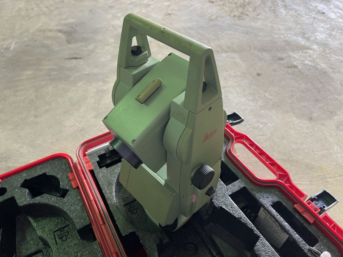 Leica Total Station Tc407