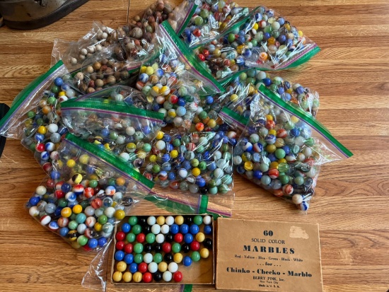 Huge Marble lot well over 500 marbles including Bennington and ceramic ...