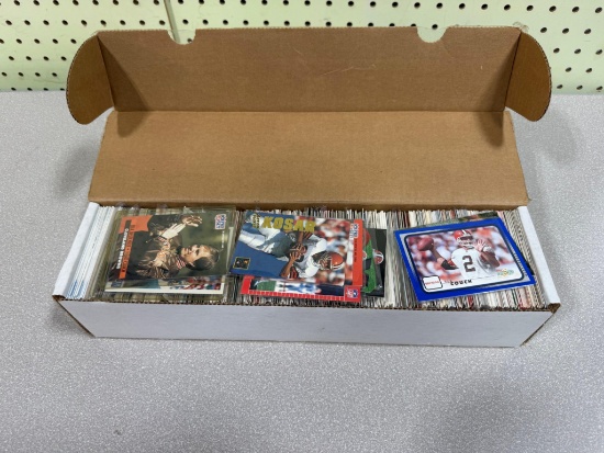 Football 800 ct box all Cleveland Browns | Online Auctions | Proxibid