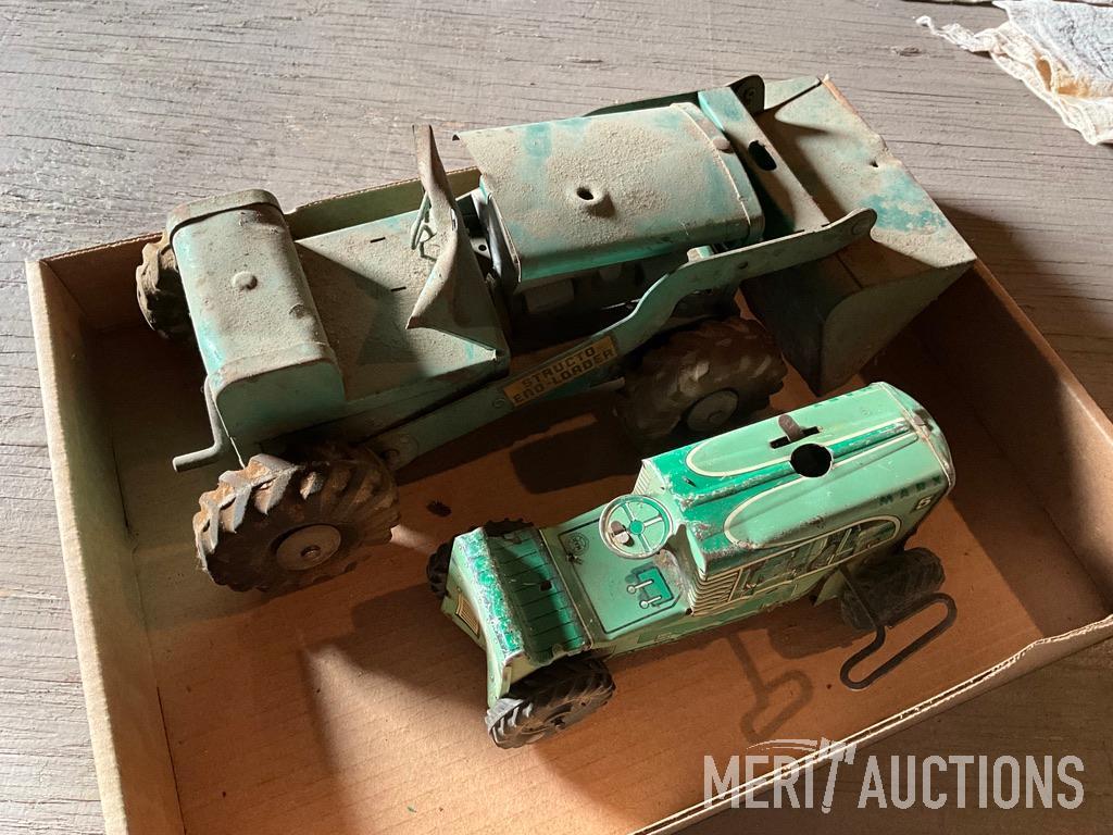 Structo end loader and Marx wind up tractor | Proxibid