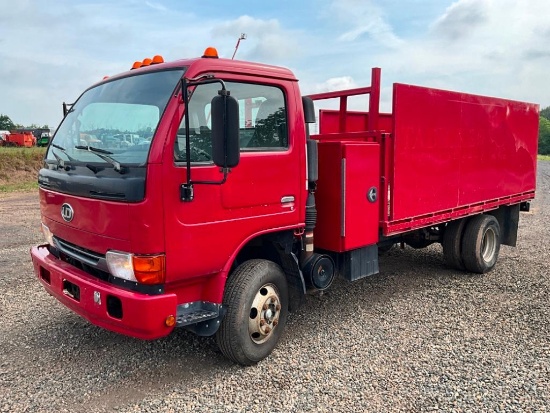 2004 Nissan UD Flatbed Landscape Truck | Commercial Trucks Hauling ...