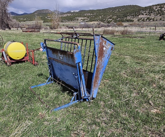 Priefert Calf Table | Online Auctions | Proxibid